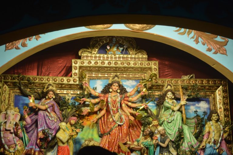 Experiencing Durga Pooja for the first time - ECHOES OF TRAVEL